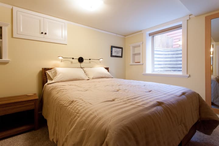 Greenwich Place - Portland, OR