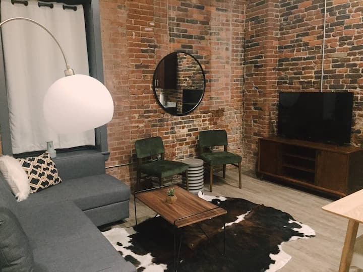 Modern Brick Loft > Best Location Downtown!! 103 - Nashville, TN