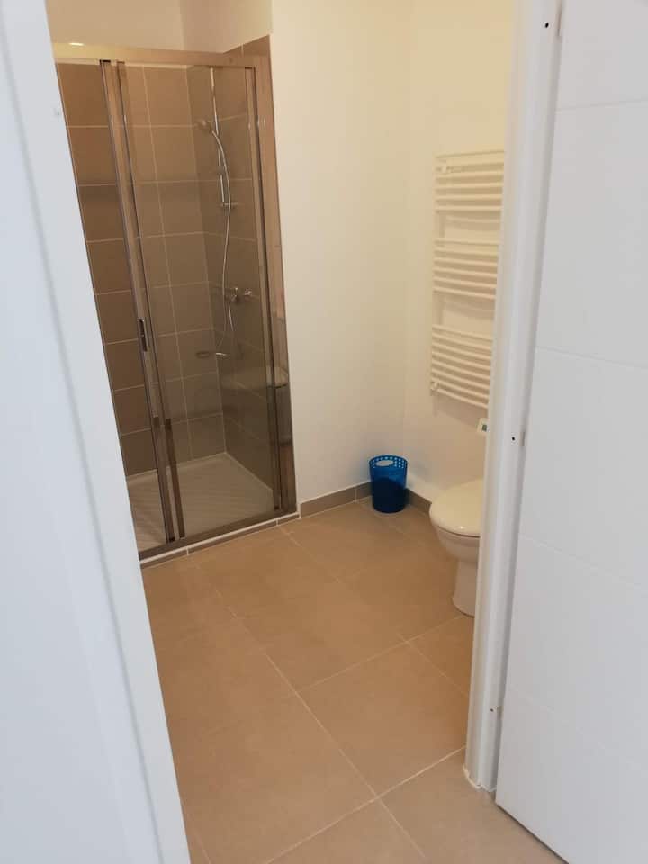 Appartement 40m2 Neuf Dans Residence Neuve Avec Superbe Vue. 1  Chambre Cuisine éQuipée Terasse 8,7m2 
Disponible A Partir Du 1er Aout - OK Corral