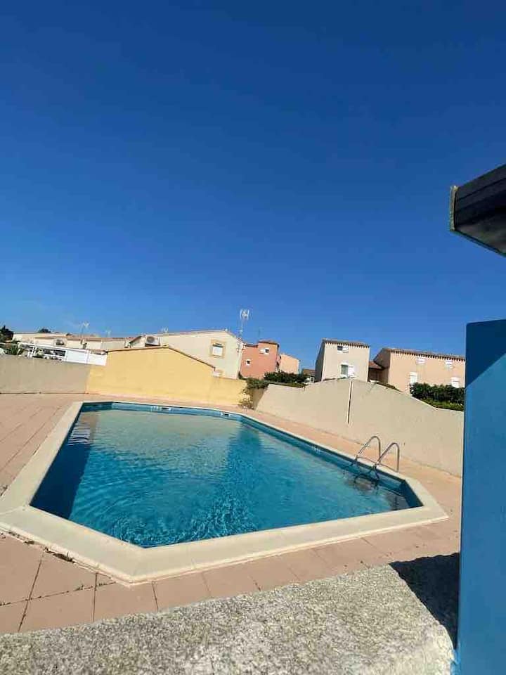 Petite Maison De Vacances Dans Résidence Sécurisée - Agde