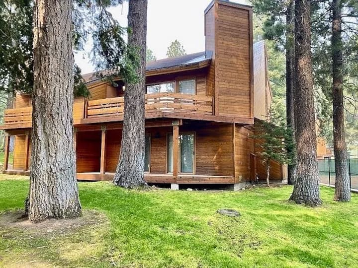 Spacious Mammoth 3br+loft Th Walk To Eagle Lodge - Mammoth Lakes, CA