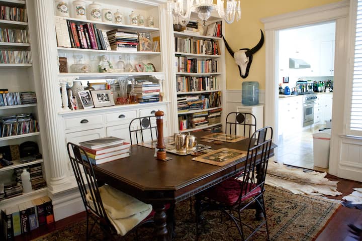 Elegant Victorian Flat In Haight - San Francisco, CA