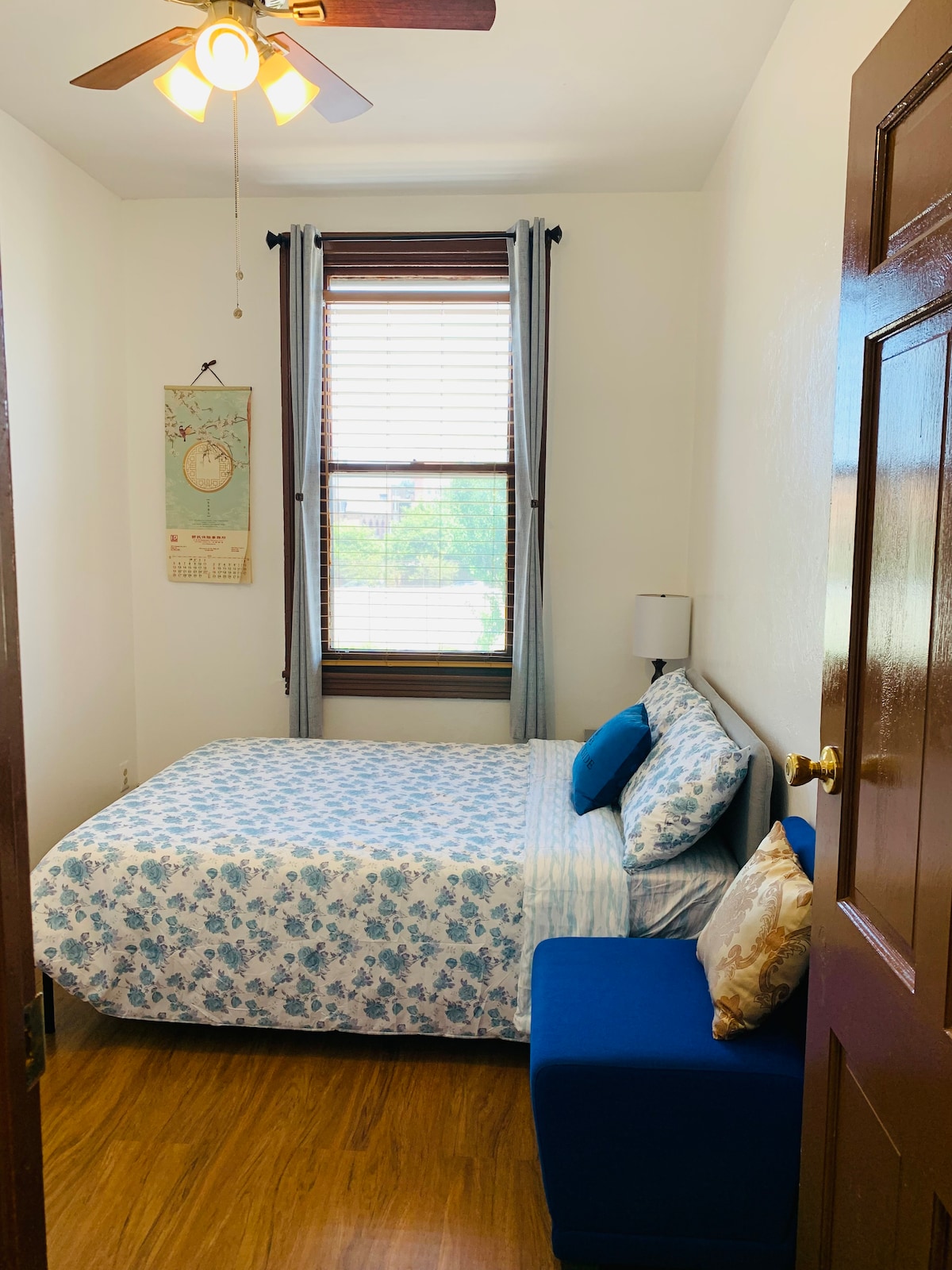 Trendy Private Room in the heart of Chinatown, 2C - Townhouses for Rent ...