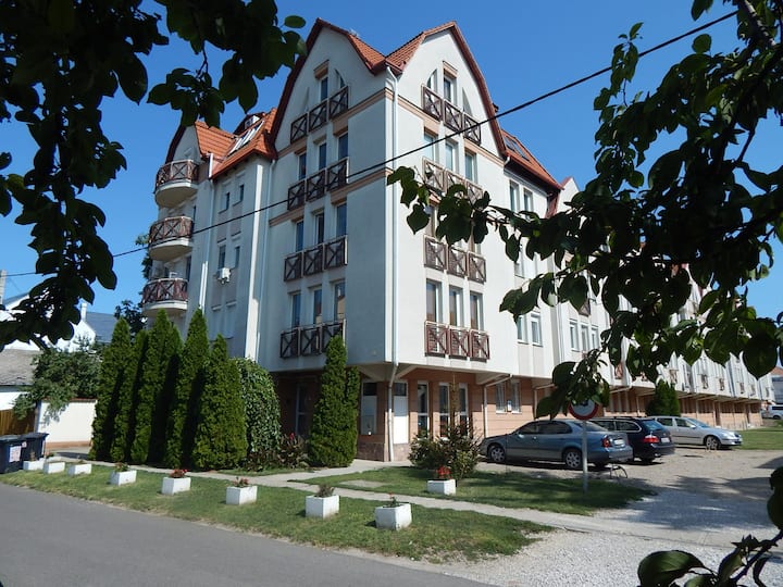 Igényes Lakás A Fürdőövezetben - Hajdúszoboszló