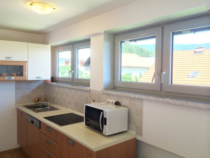 Cozy Balcony Apartment On A Tourist Farm In Zreče - Pohorje