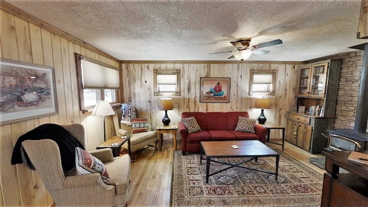 Knotty & Nice - In Town - Pet Friendly! - Gas - Red River, NM