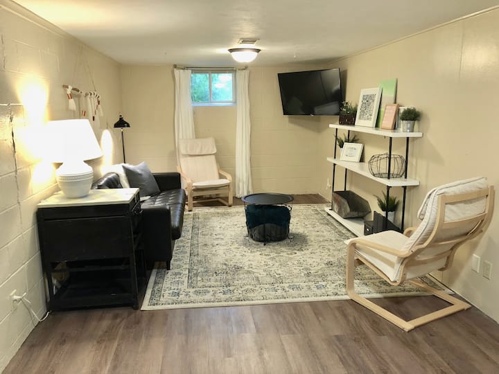 Private Basement Suite In Centrally Located Area - リンカーン, NE