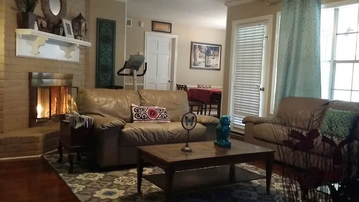 The Entire House Is No Longer Available For Lease - The Woodlands, TX