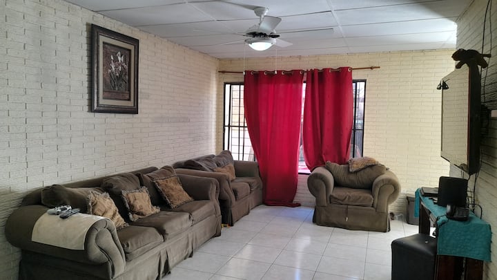 Habitación Privada, Cómoda, Segura Y Con Encanto. - El Salvador