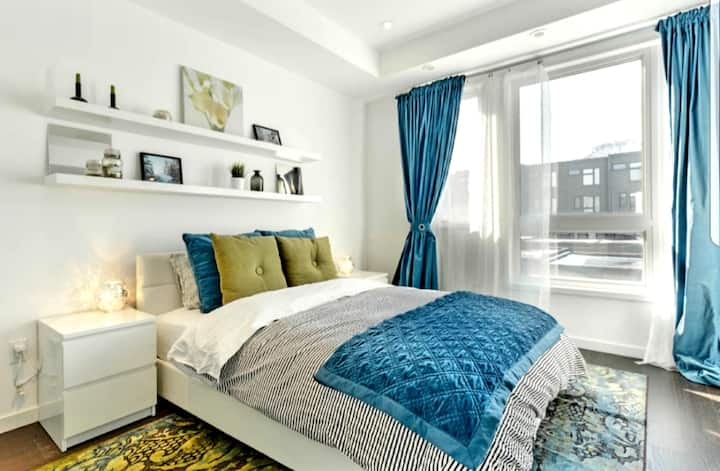 Little Italy - Private Blue Room - Toronto