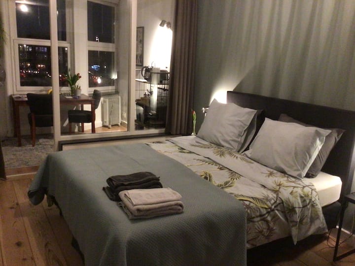B&bio Quiet/sun-room/elevator/welcoming - Amsterdam