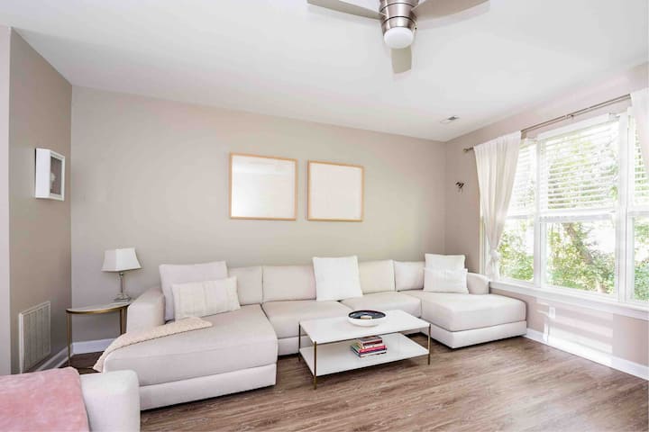 Cozy 3 Floor Condo With Pool 3.5 Mi To The Beach - Wilmington, NC