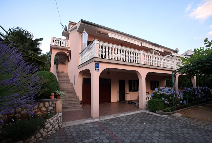Apartment Mijo 3 In A Quiet Area - Malinska
