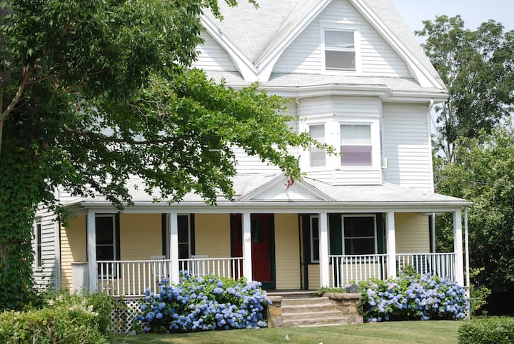 Fabulous Family Vacation House! - Narragansett, RI
