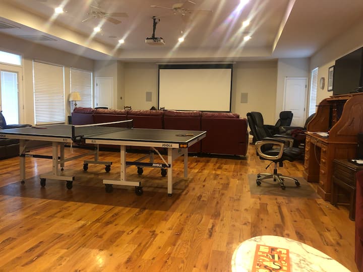 Private Skybox Near Razorback Stadium - Fayetteville, AR