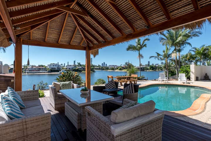 Tropical Waterfront Family Entertainer Pet Friendl - Gold Coast