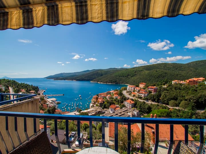 Lovely Apartment Overlooking The Sea - Rabac