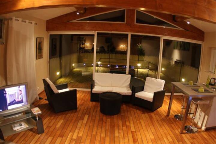 Loft Solarium , Acces Piscine Intérieure Chauffée - Gordes