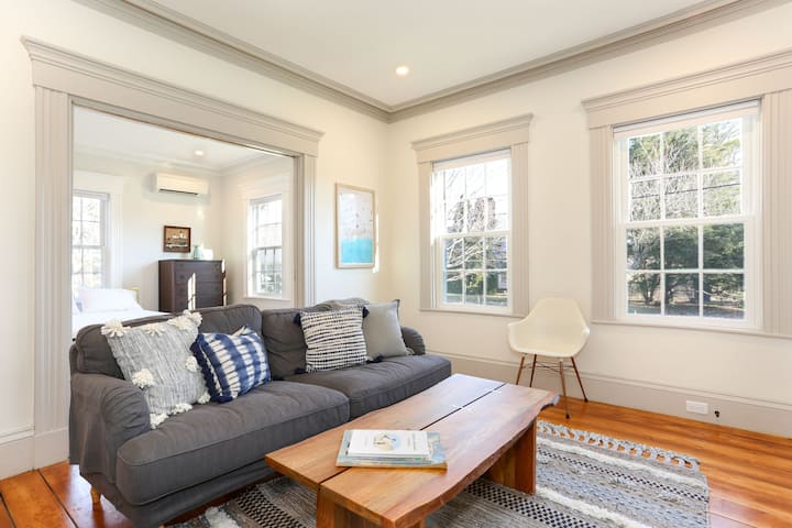 Restored Sea Captain's Home (Cozy Cove Apartment) - West Dennis Beach, MA