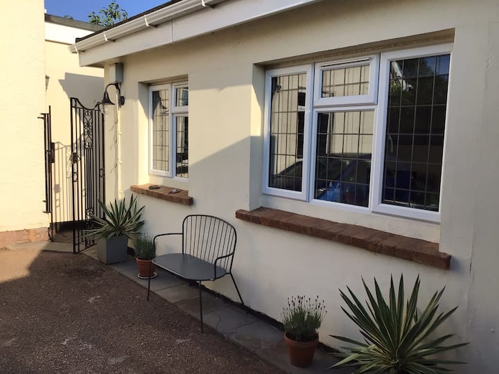 The Nook @36, Off Road  Parking, Great Location - Exeter