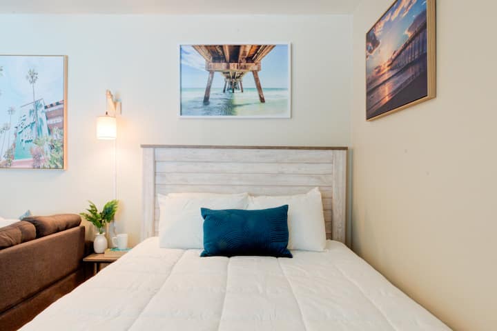 Sunny Days Beach Studio On The Boardwalk W/pool - Virginia Beach, VA