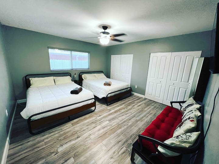 Beautiful & Luxurious, 2 Queen Bed W/ Private Bath - Miami, FL