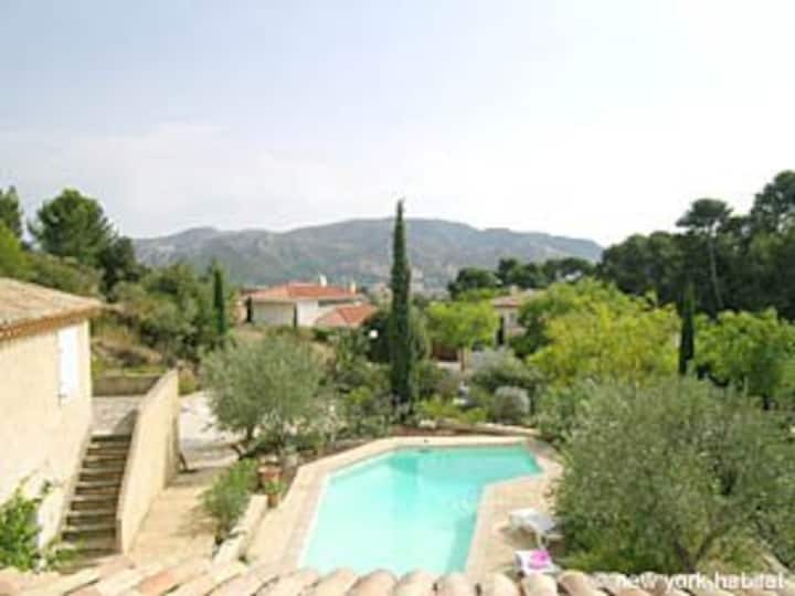 Magnifique Maison De Caractère Au Calme / Piscine - Marsella