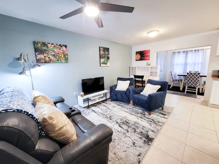 Downtown Duplex- Spacious And Comfy 2 Bedroom - Gainesville