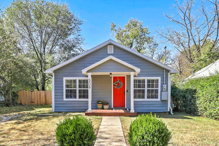 South Fayetteville Cottage - Fayetteville, AR