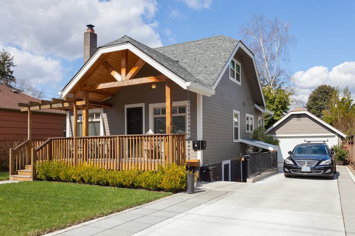 Super Quiet, Boutique Suite Guest Favorite - Portland, OR