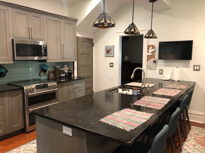 Large Pittsburgh House - Short Term - Forest Hills, PA
