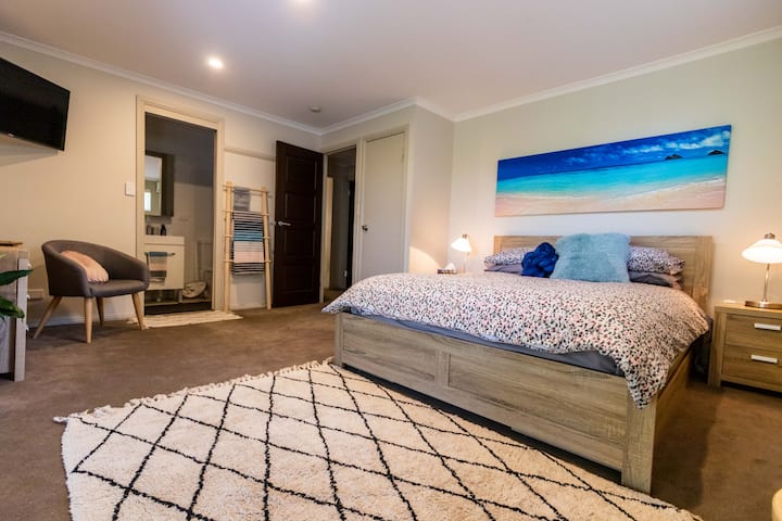 Evergreen - Airlie Beach