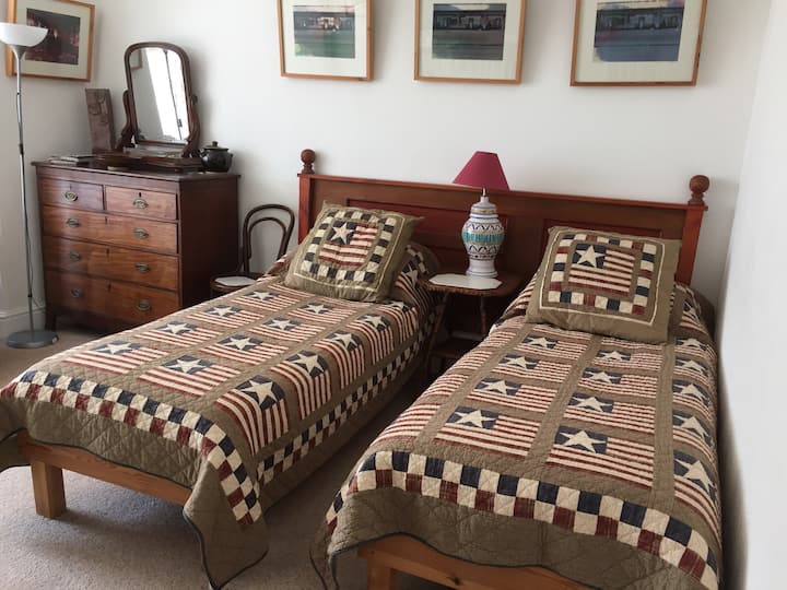 Room 1, No8 Windsor Terrace - St Ives