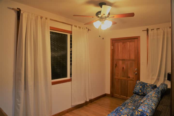 Gold Standard 1st Floor Placencia Seashell Apts - Placencia
