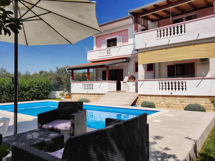 Two-bedroom Apartment With Pool - Bibinje
