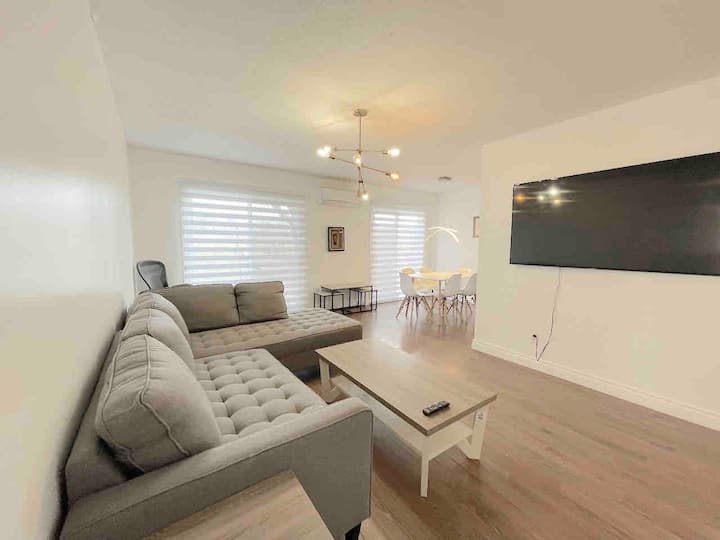 Stunning 3 Bedroom Single Family Home. - Grosse Pointe, MI