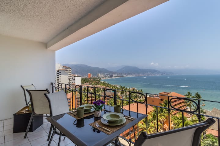Casa Vista Hermosa - Beautiful Beach View Condo - Puerto Vallarta