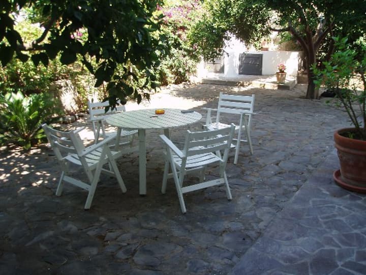 Deliziosa Casa Con Giardino/nice House With Garden - Lipari