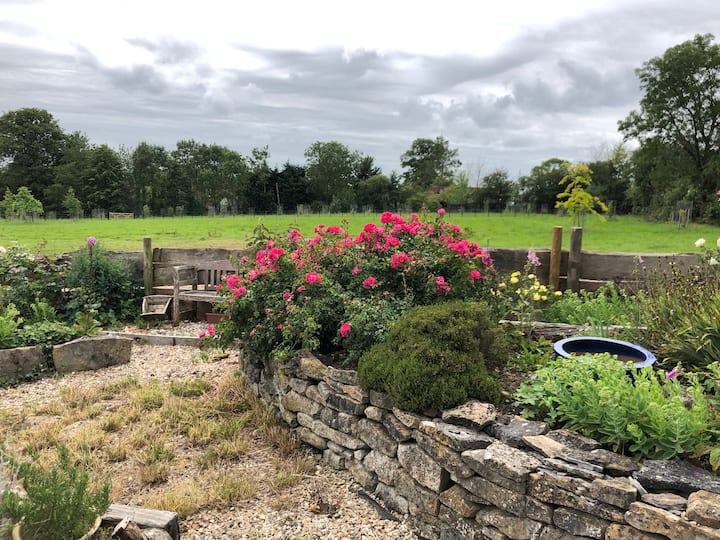 Spacious Somerset Cottage With Private Garden - Shepton Mallet