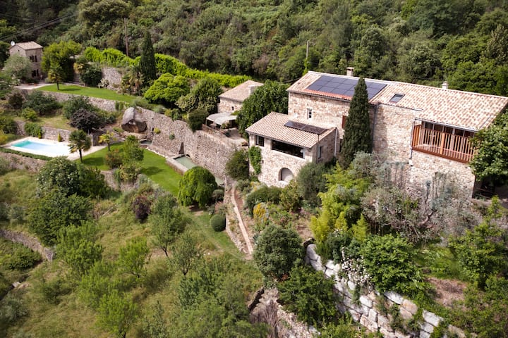 Reclusion In Style: Up To 14 Guests - Ardèche