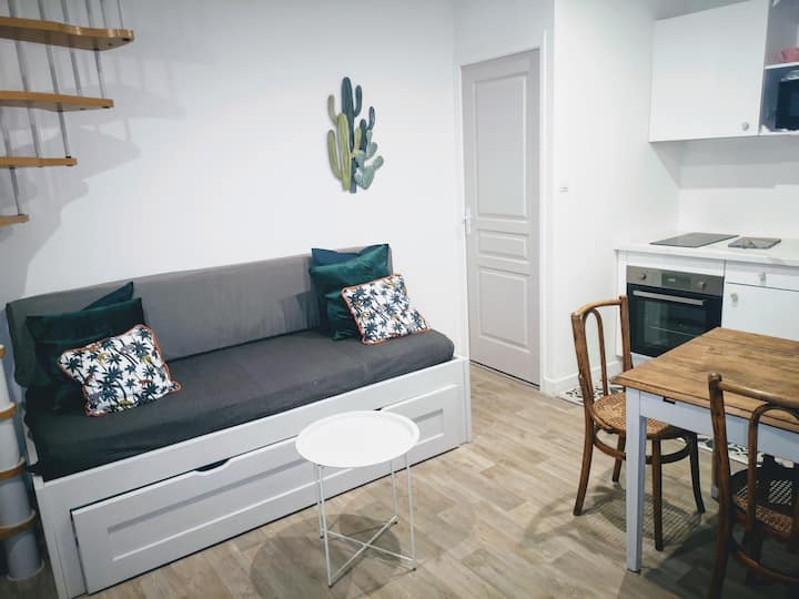 Maison De Village Meublée Avec Terrasse - Donzère