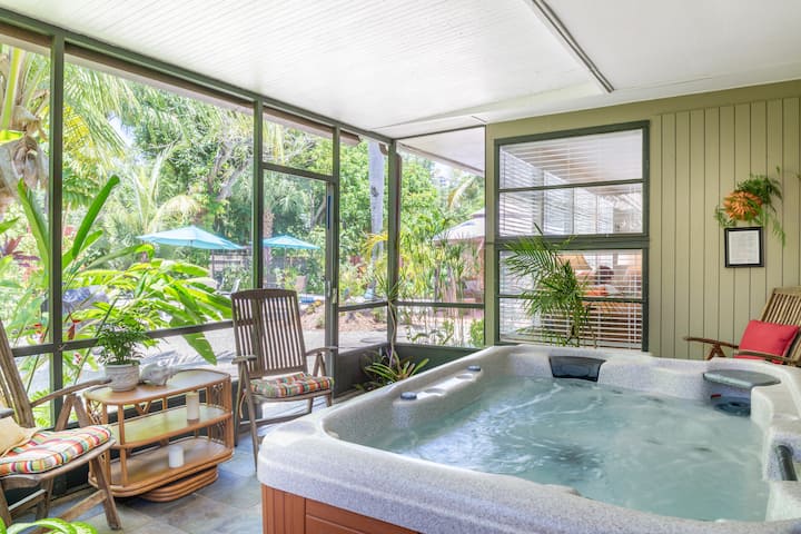 Royal Palm - Newly Renovated! - Fort Myers, FL