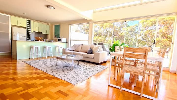 Modern Penthouse Apartment, 100m To The Beach - Torquay
