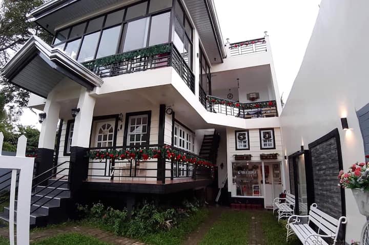 Tagaytay City, Adriana's Place - Amadeo