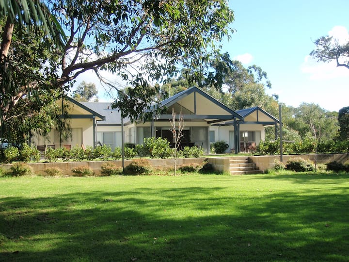 Dunsborough Forest Getaway - Busselton