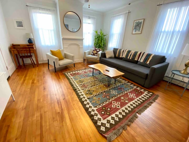 Bright Spacious West End 2br With Parking - Portland, ME