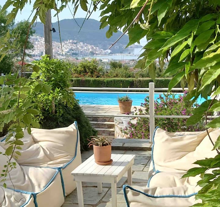 Beautifully Designed Villa Elia With Fab Sea Views - Alónnisos