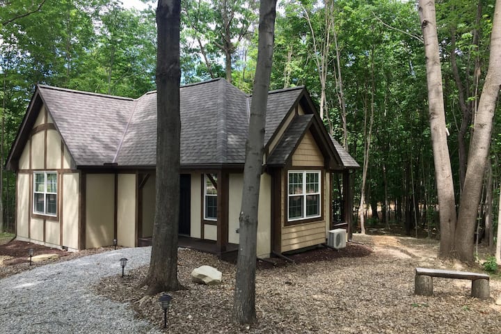 The Oak Cottage At Vineyard Woods - Geneva, OH