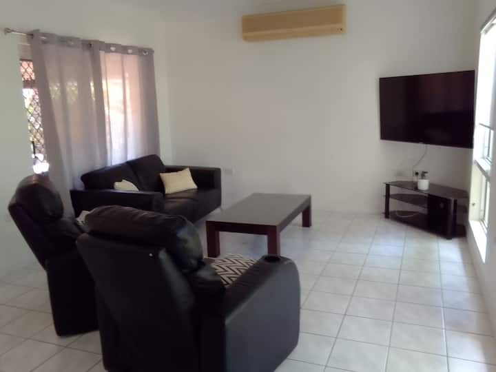 Relax In Paradise, Private Room In Home With Pool - Trinity Beach