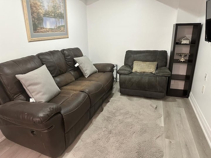 Light House : 1 Bedroom Basement Apartment - Mississauga